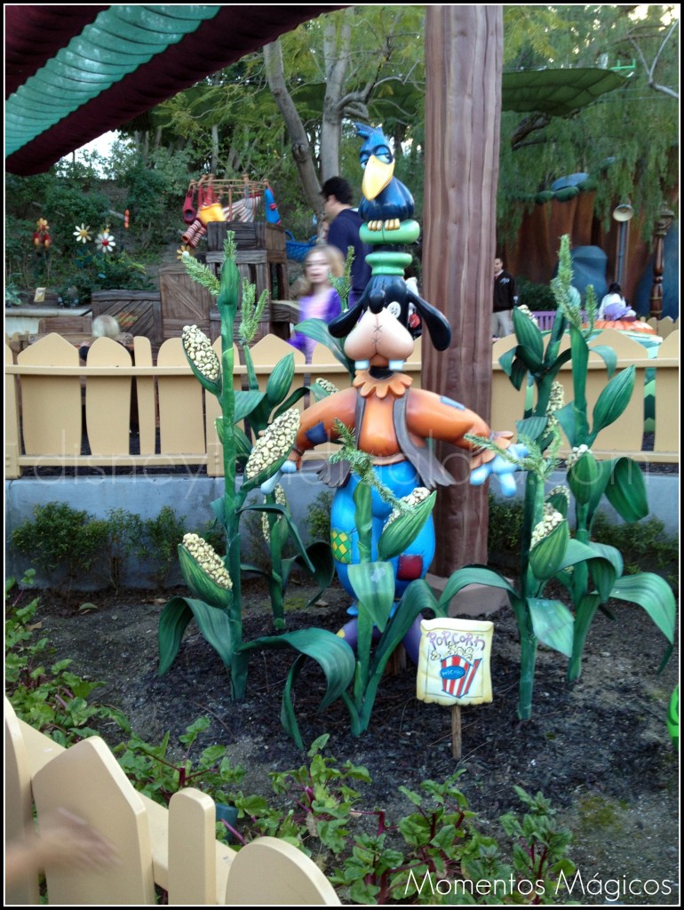 Momentos Mágicos~ El jardín de Goofy